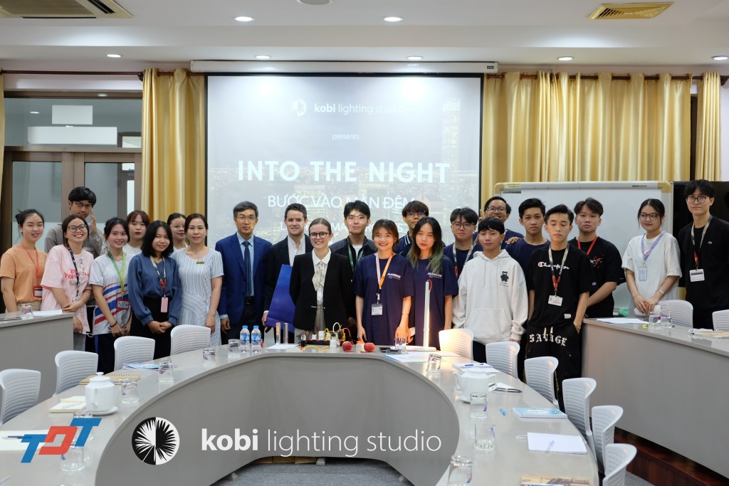 "INTO THE NIGHT" Lighting Masterclass - kobi shares its lighting ...